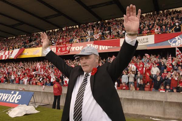 Football legend Ronnie McFall to receive first ever Freedom of the ...