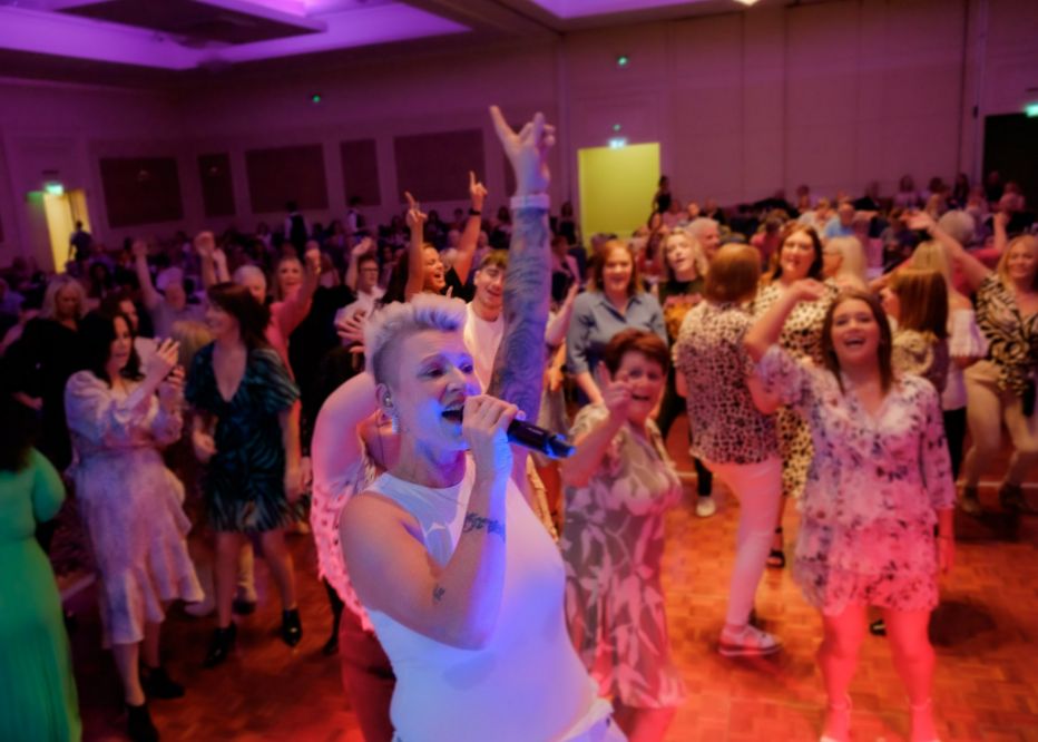 In Pictures: Pink Tribute night at Armagh City Hotel – Armagh I